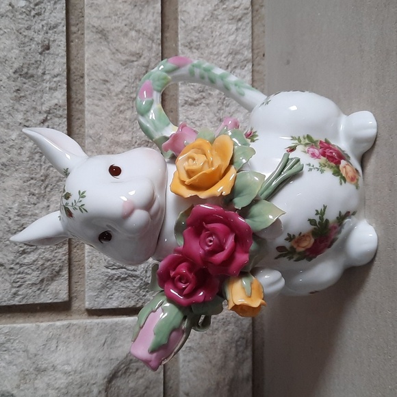 Royal Albert | Dining | Royal Albert Old Country Roses Bunny Teapot ...